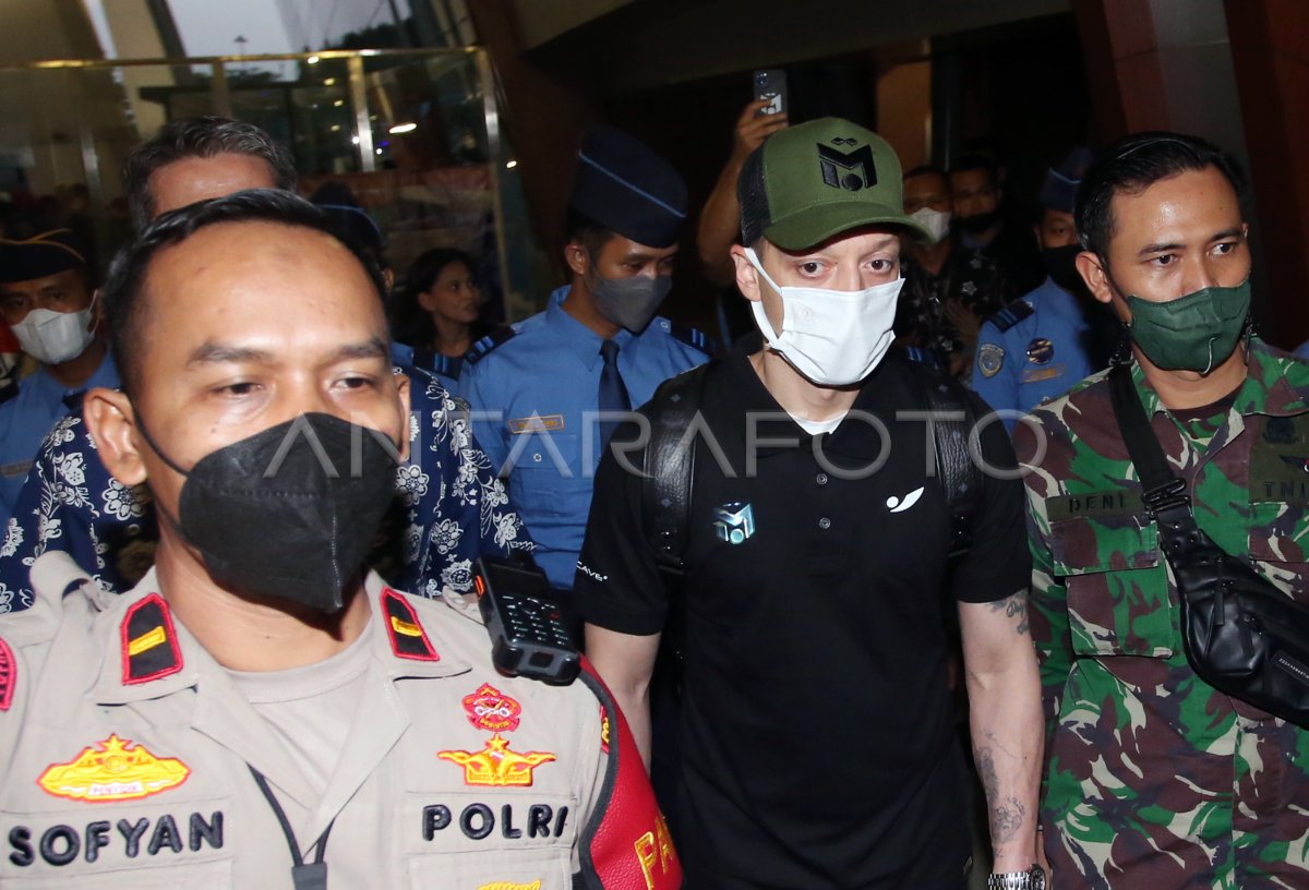 MESUT OZIL TIBA DI JAKARTA | ANTARA Foto MESUT OZIL TIBA DI JAKARTA | ANTARA Foto