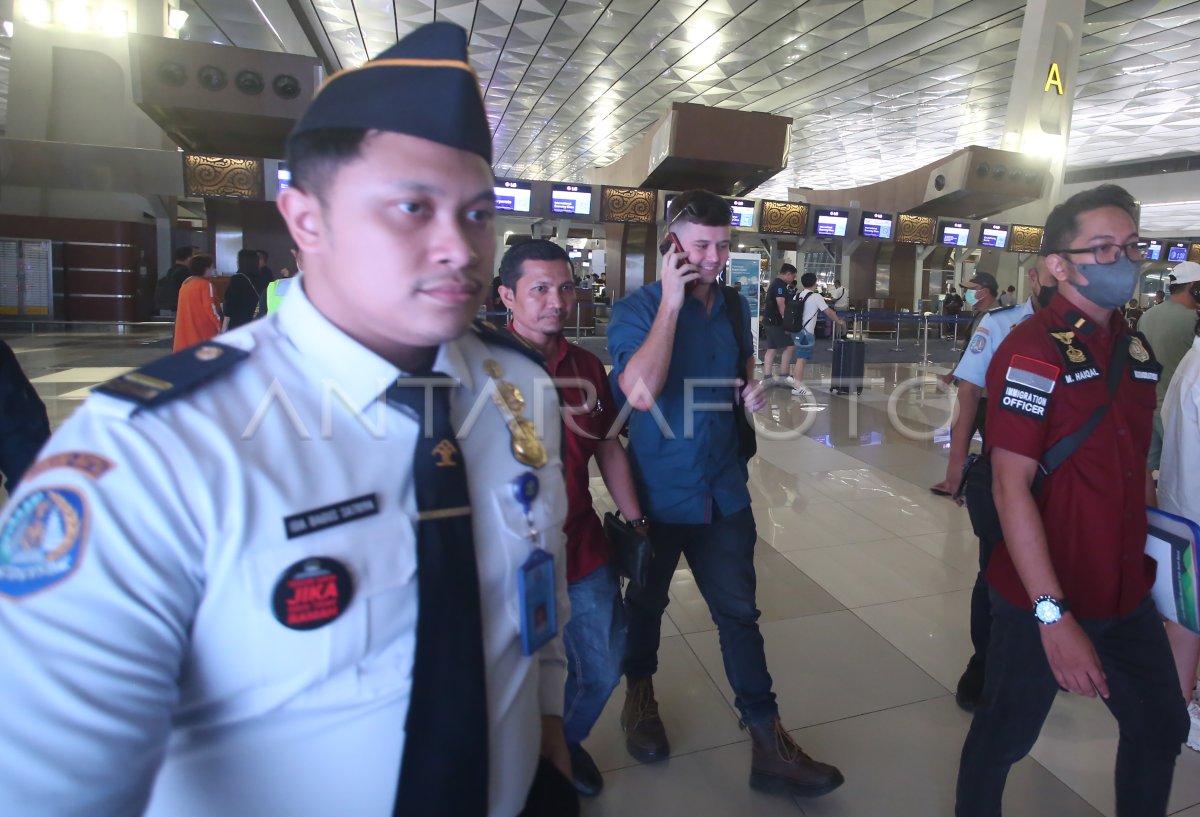 Imigrasi Indonesia deportasi WNA Australia | ANTARA Foto