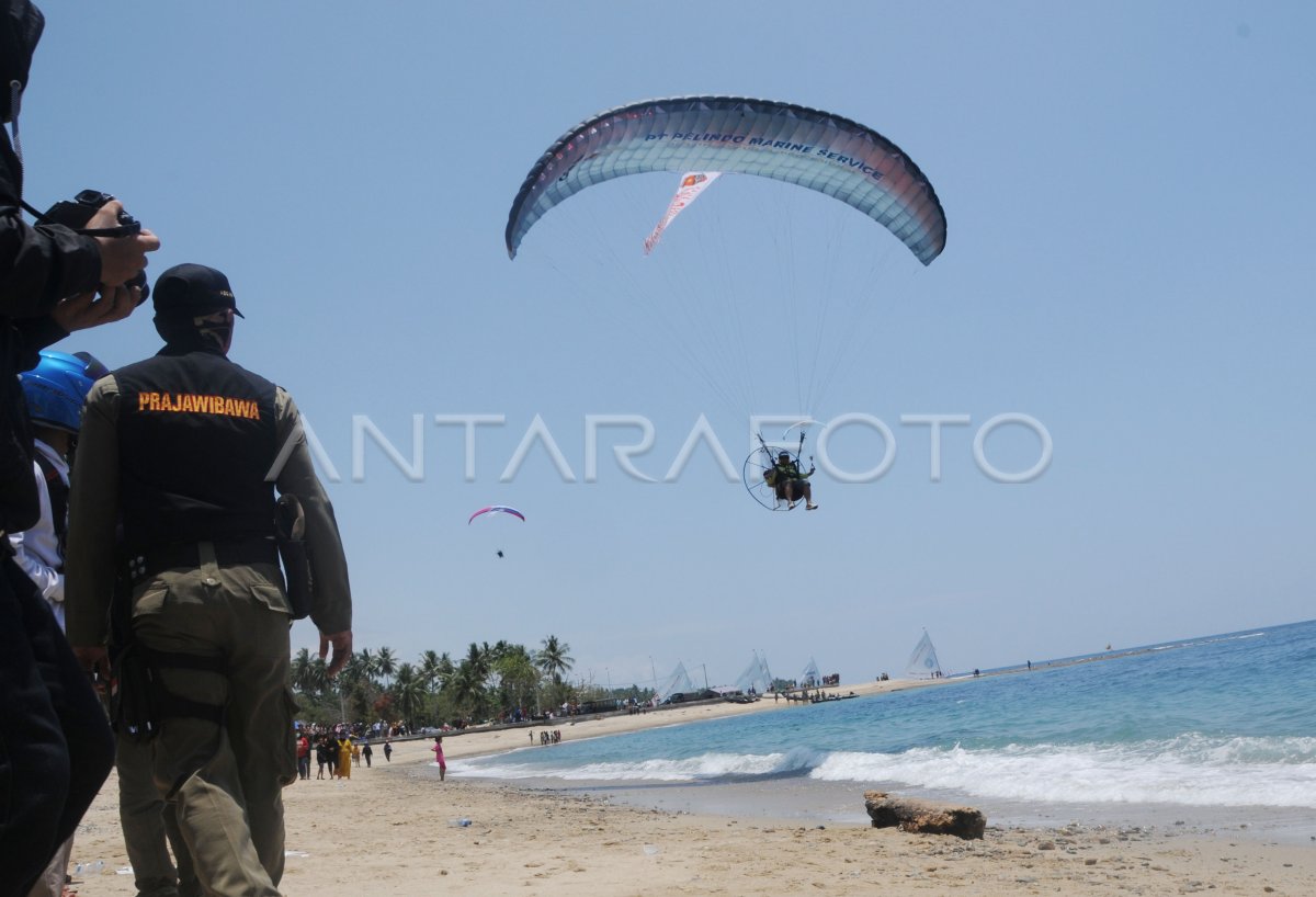 AKSI PARAMOTOR SAIL TOMINI | ANTARA Foto AKSI PARAMOTOR SAIL TOMINI | ANTARA Foto