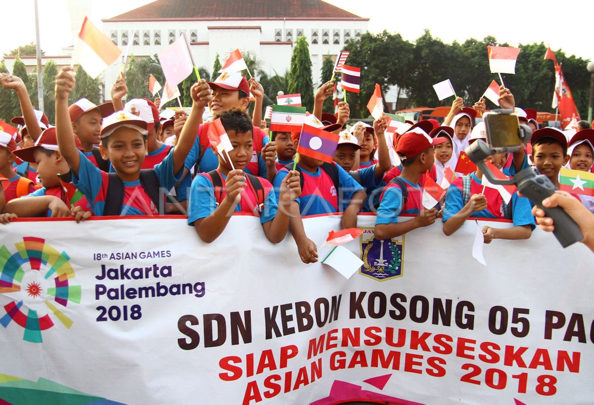 KIRAB OBOR ASIAN GAMES 2018 | ANTARA Foto KIRAB OBOR ASIAN GAMES 2018 | ANTARA Foto