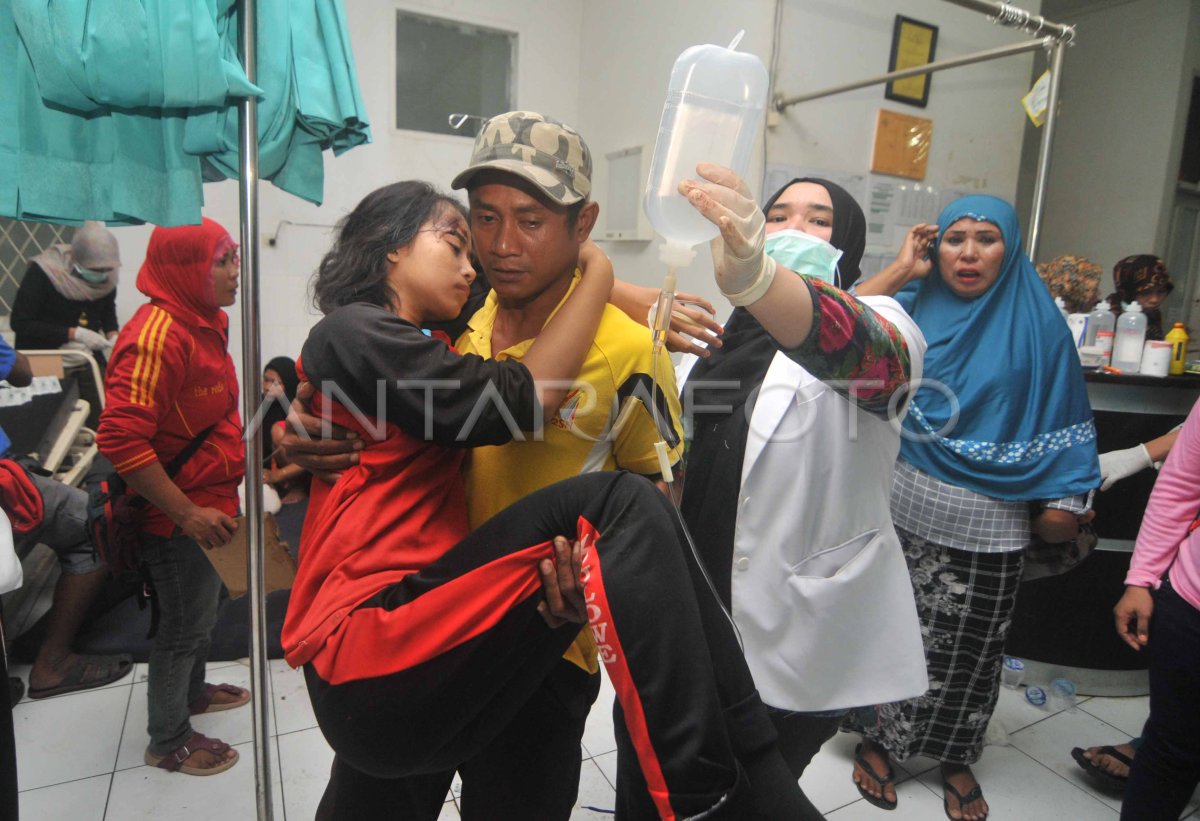 KECELAKAAN TRUK PENGANGKUT SISWA | ANTARA Foto KECELAKAAN TRUK PENGANGKUT SISWA | ANTARA Foto