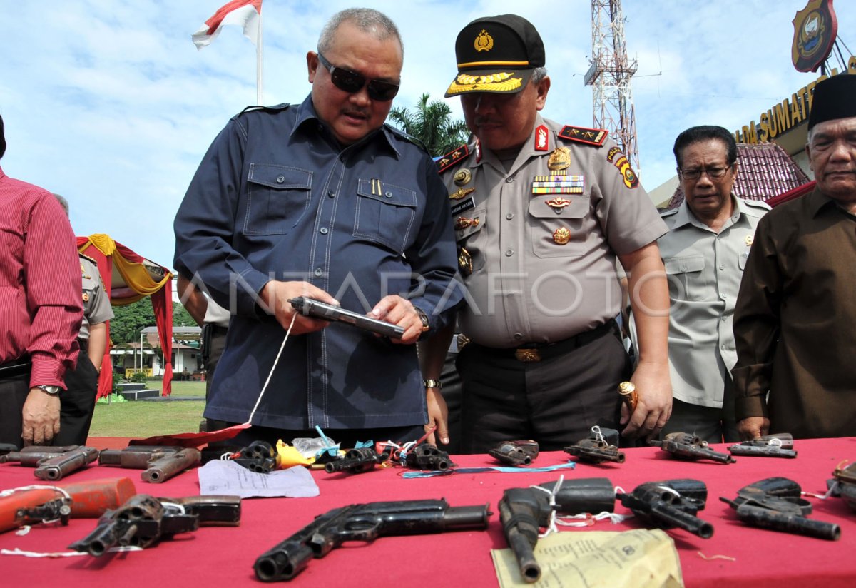 PEMUSNAHAN SENJATA API | ANTARA Foto