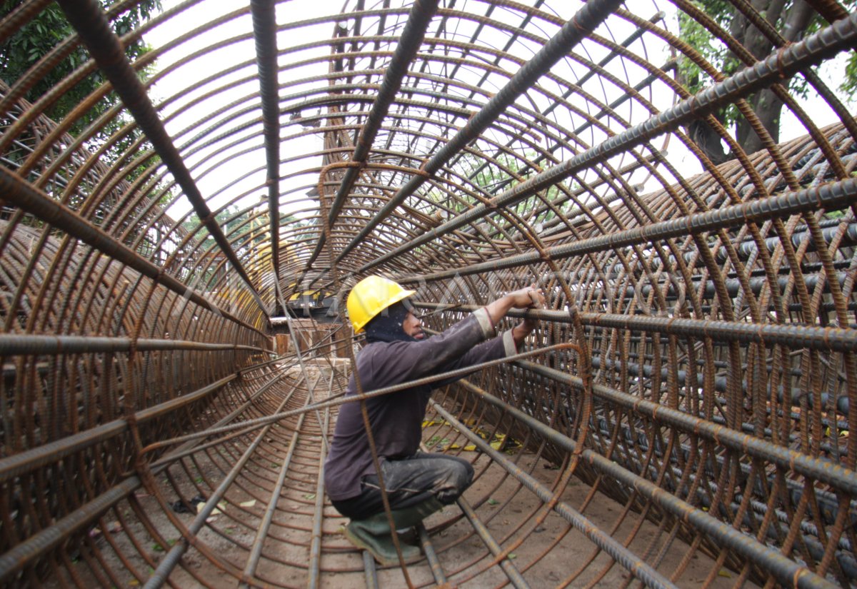 PEMBANGUNAN JALAN LAYANG NON TOL | ANTARA Foto