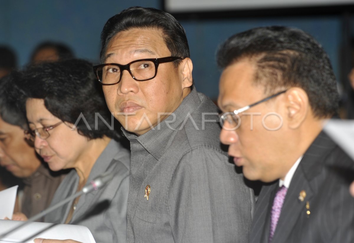 BAHAS ANGGARAN KEMBALI. | ANTARA Foto BAHAS ANGGARAN KEMBALI. | ANTARA Foto