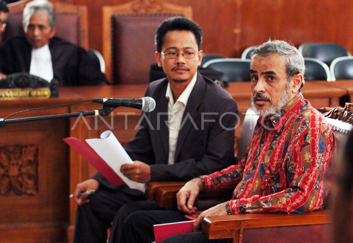 DI BALIK JERUJI | ANTARA Foto