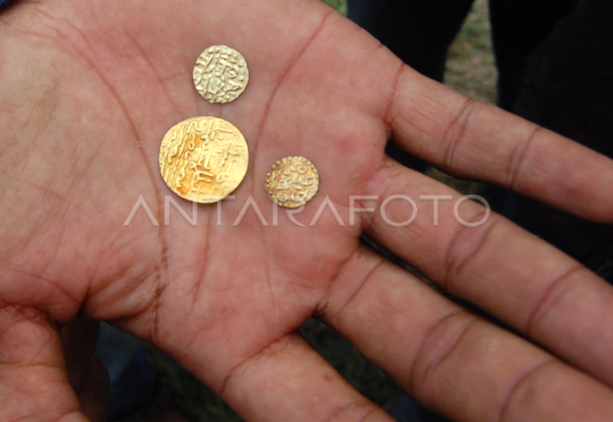 HARTA KARUN KOIN EMAS | ANTARA Foto HARTA KARUN KOIN EMAS | ANTARA Foto
