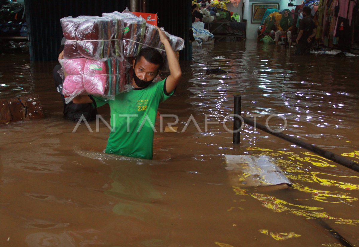 BANJIR PASAR CIPULIR | ANTARA Foto