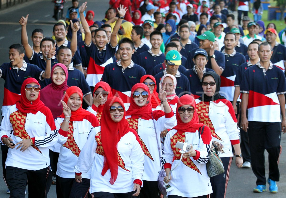 JALAN SANTAI BANK INDONESIA | ANTARA Foto