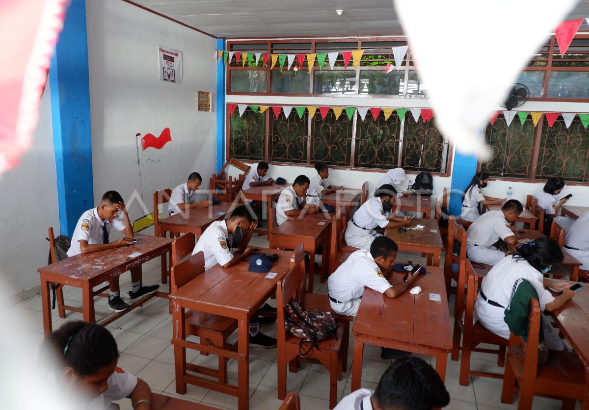 Ujian Computer Based Test Cbt Di Jayapura Antara Foto 