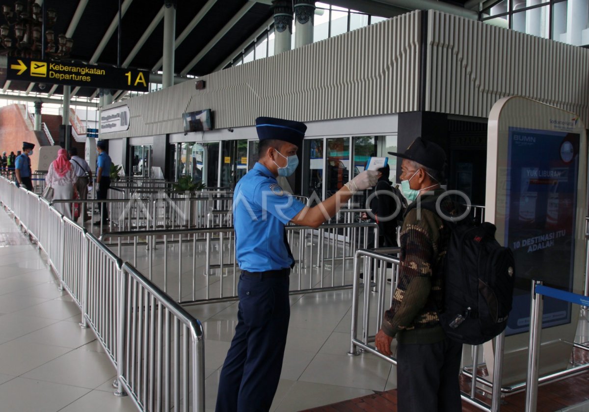 PENURUNAN JUMLAH PENUMPANG PESAWAT | ANTARA Foto PENURUNAN JUMLAH PENUMPANG PESAWAT | ANTARA Foto