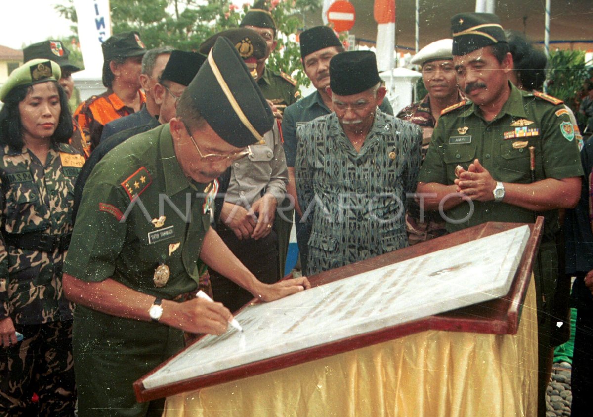PANGDAM SILIWANGI RESMIKAN MONUMEN PERJUANGAN | ANTARA Foto PANGDAM SILIWANGI RESMIKAN MONUMEN PERJUANGAN | ANTARA Foto