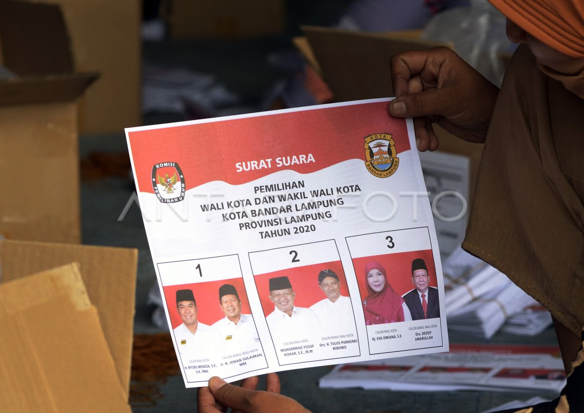 PELIPATAN SURAT SUARA PILKADA BANDAR LAMPUNG | ANTARA Foto