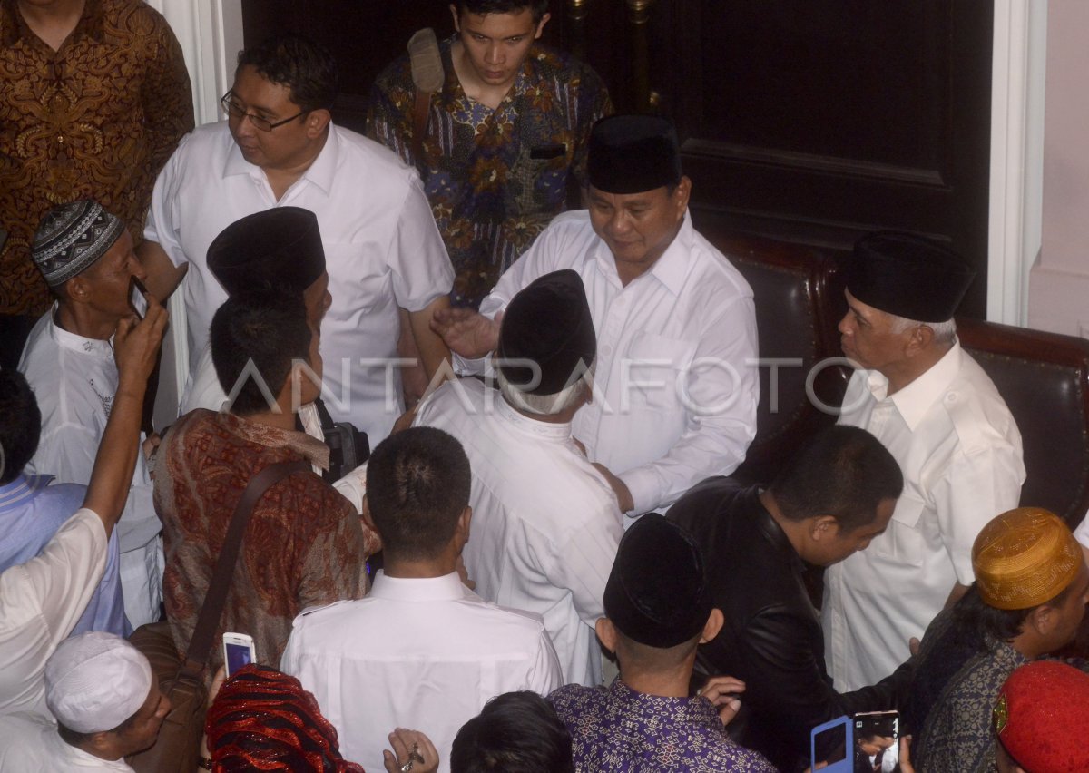 HALAL BIHALAL PRABOWO | ANTARA Foto HALAL BIHALAL PRABOWO | ANTARA Foto