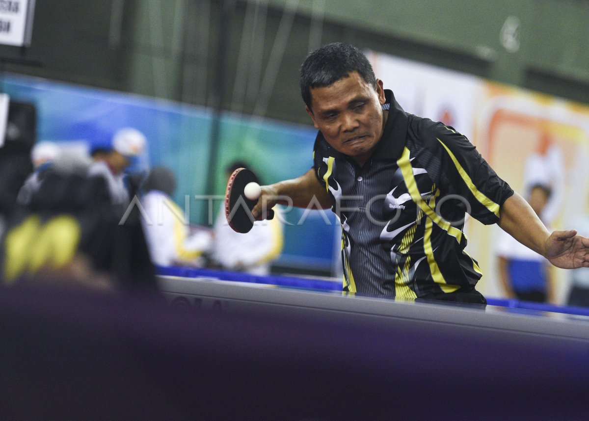 EMAS TENIS MEJA BEREGU JABAR | ANTARA Foto