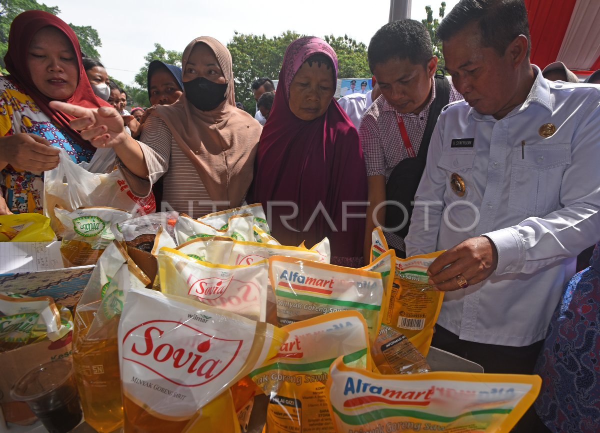 OPERASI PASAR TIM PENGENDALI INFLASI DAERAH | ANTARA Foto OPERASI PASAR TIM PENGENDALI INFLASI DAERAH | ANTARA Foto