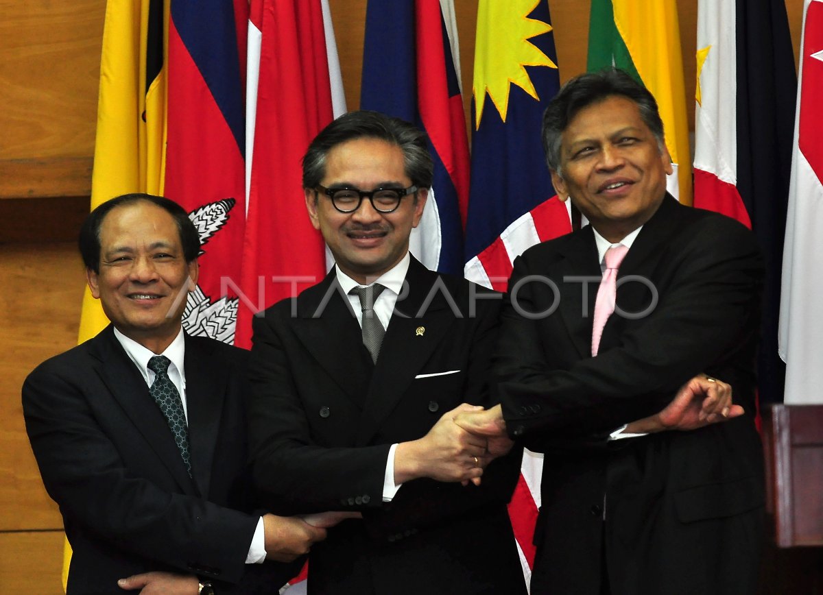 SERAH TERIMA SEKJEN ASEAN | ANTARA Foto SERAH TERIMA SEKJEN ASEAN | ANTARA Foto