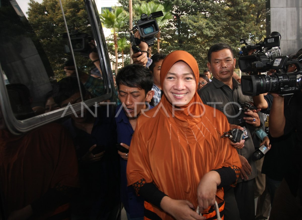 PEMERIKSAAN NUR LATIFAH | ANTARA Foto