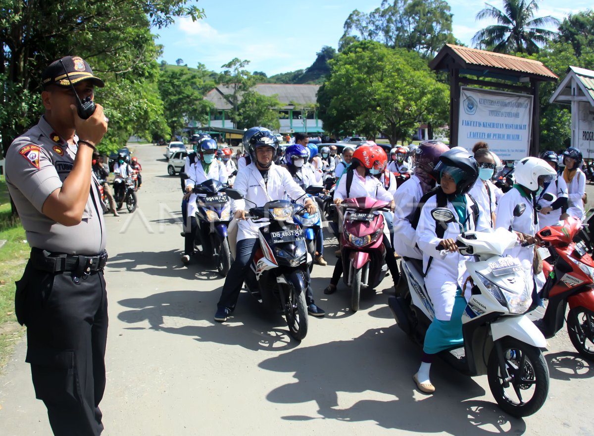 UNJUK RASA FK UNCEN | ANTARA Foto