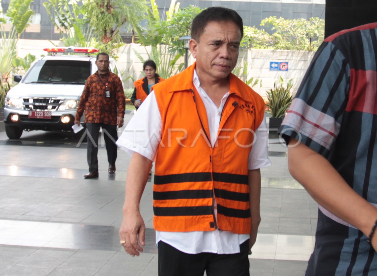 PEMERIKSAAN IRWANDI YUSUF | ANTARA Foto PEMERIKSAAN IRWANDI YUSUF | ANTARA Foto
