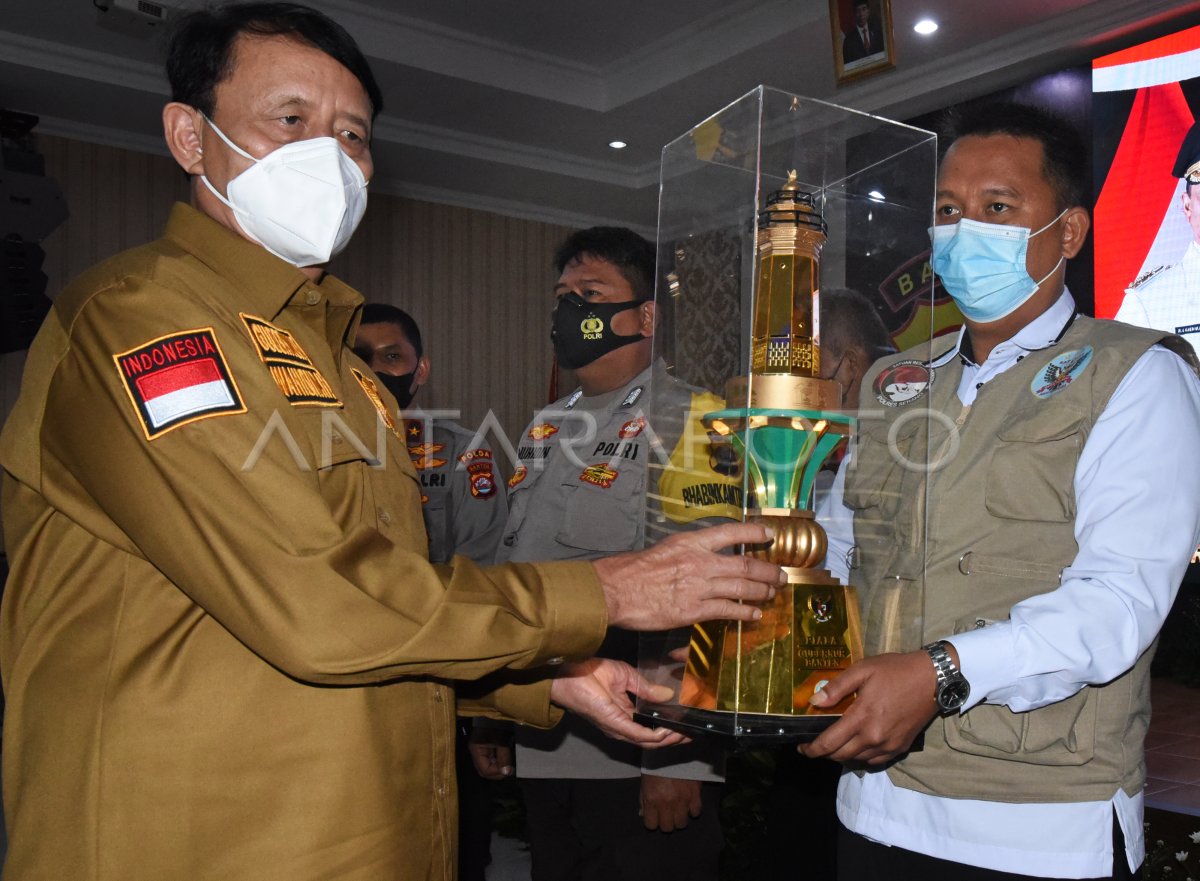 PENGHARGAAN KAMPUNG TANGGUH ANTI NARKOBA | ANTARA Foto PENGHARGAAN KAMPUNG TANGGUH ANTI NARKOBA | ANTARA Foto