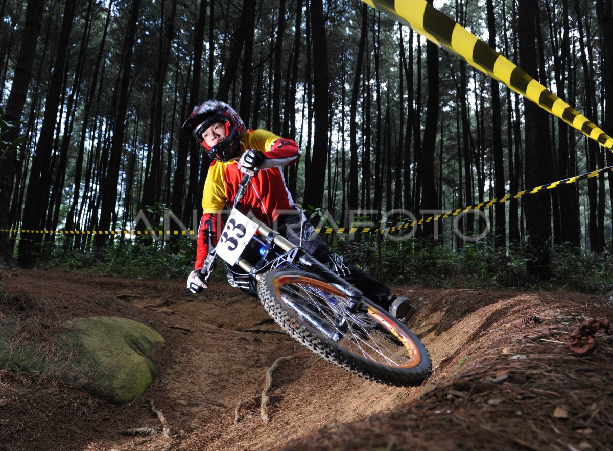 LATIHAN RESMI | ANTARA Foto