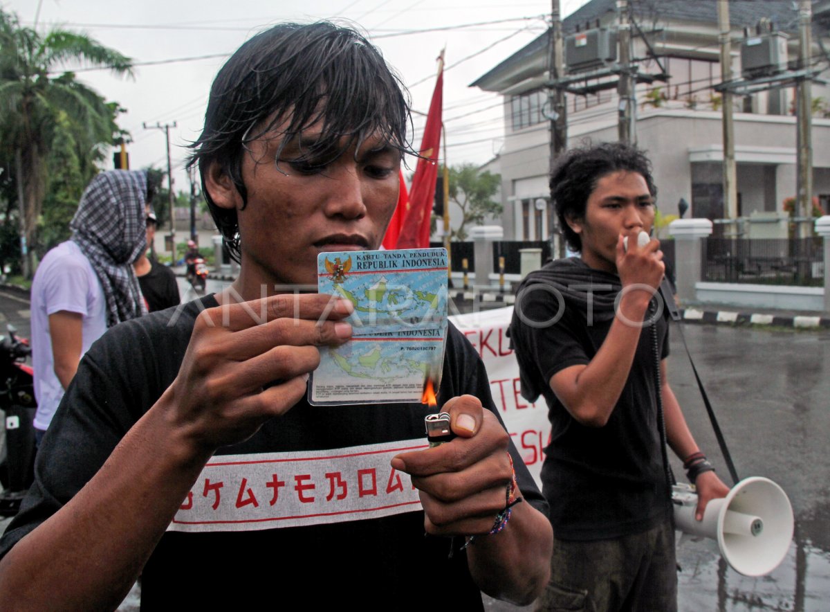 AKSI USUT TUNTAS KASUS E-KTP | ANTARA Foto AKSI USUT TUNTAS KASUS E-KTP | ANTARA Foto