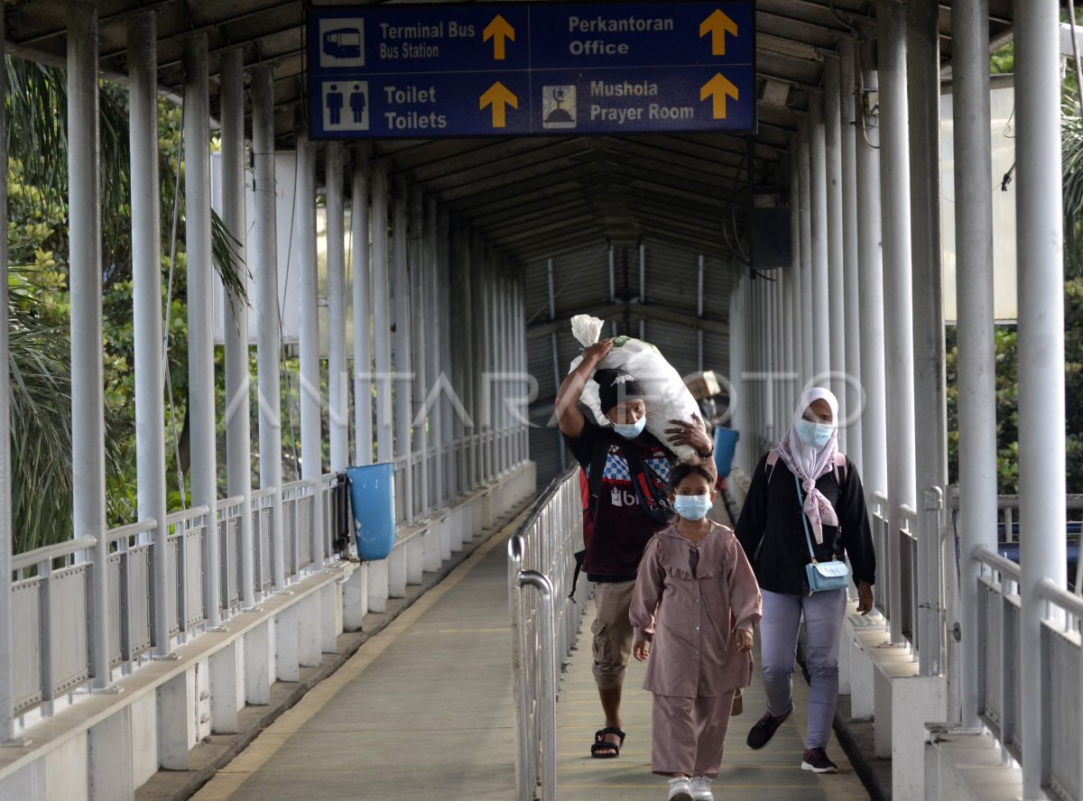 ARUS BALIK PELABUHAN BAKAUHENI MULAI SEPI | ANTARA Foto