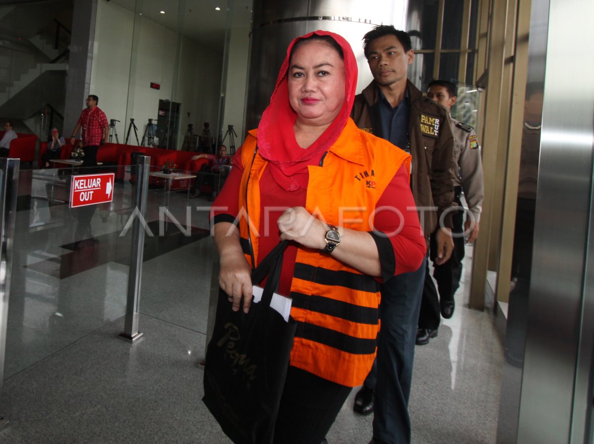 PEMERIKSAAN SRI HARTINI | ANTARA Foto