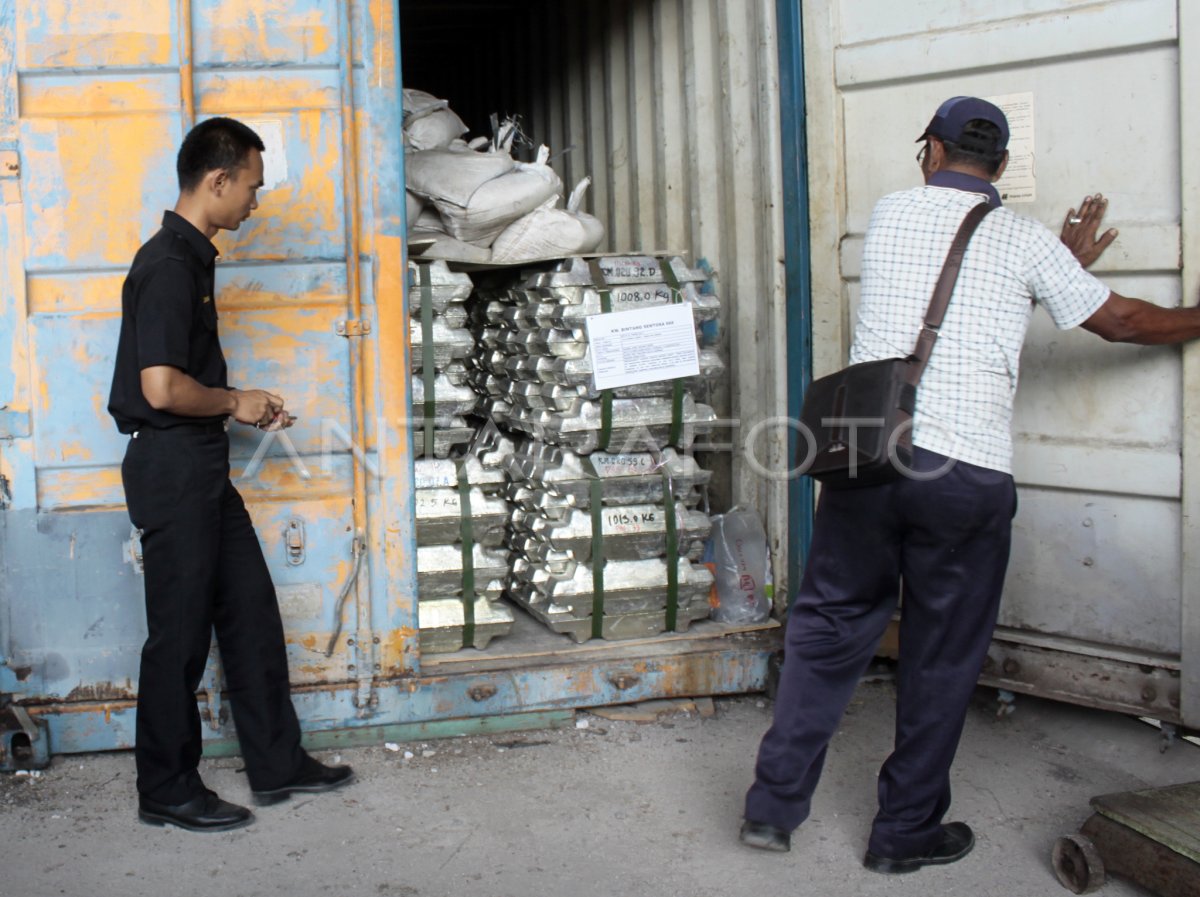 GAGALKAN PENYELUNDUPAN PASIR TIMAH | ANTARA Foto