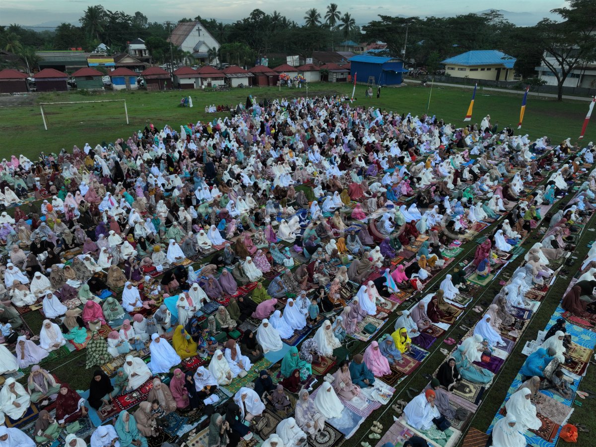 Shalat Idul Adha di Konawe Selatan | ANTARA Foto Shalat Idul Adha di Konawe Selatan | ANTARA Foto