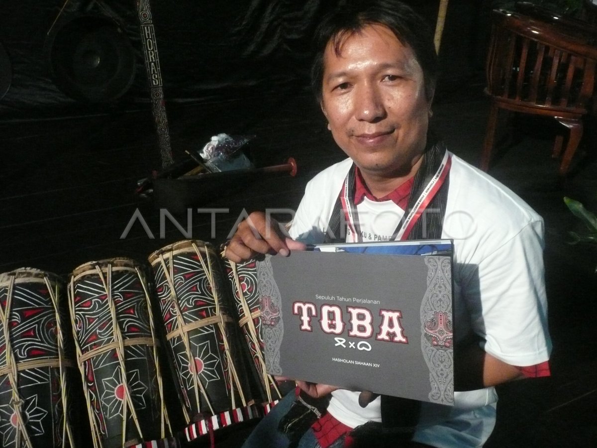PELUNCURAN BUKU FOTOGRAFI TOBA. | ANTARA Foto