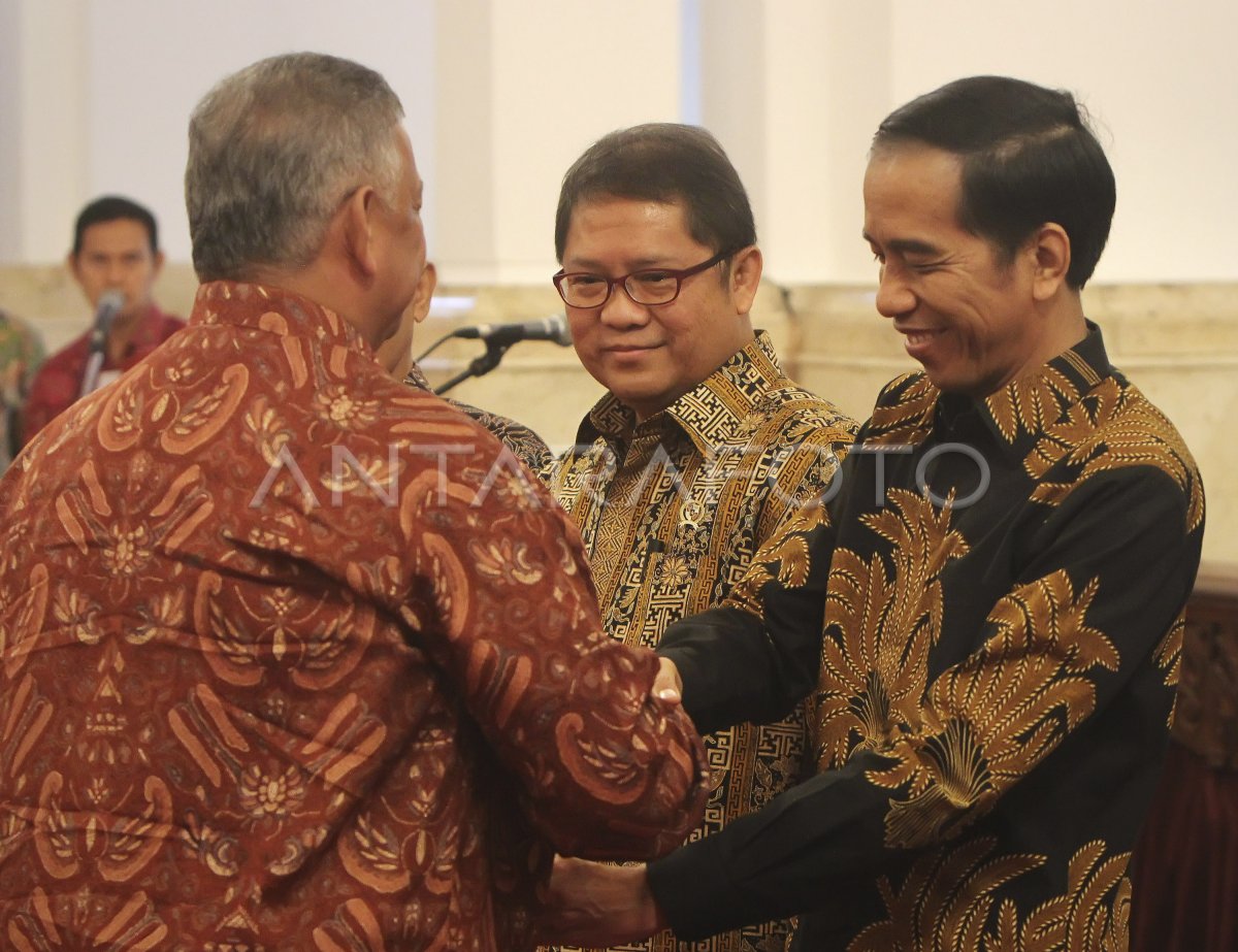 PENGHARGAAN KETERBUKAAN INFORMASI PUBLIK | ANTARA Foto PENGHARGAAN KETERBUKAAN INFORMASI PUBLIK | ANTARA Foto