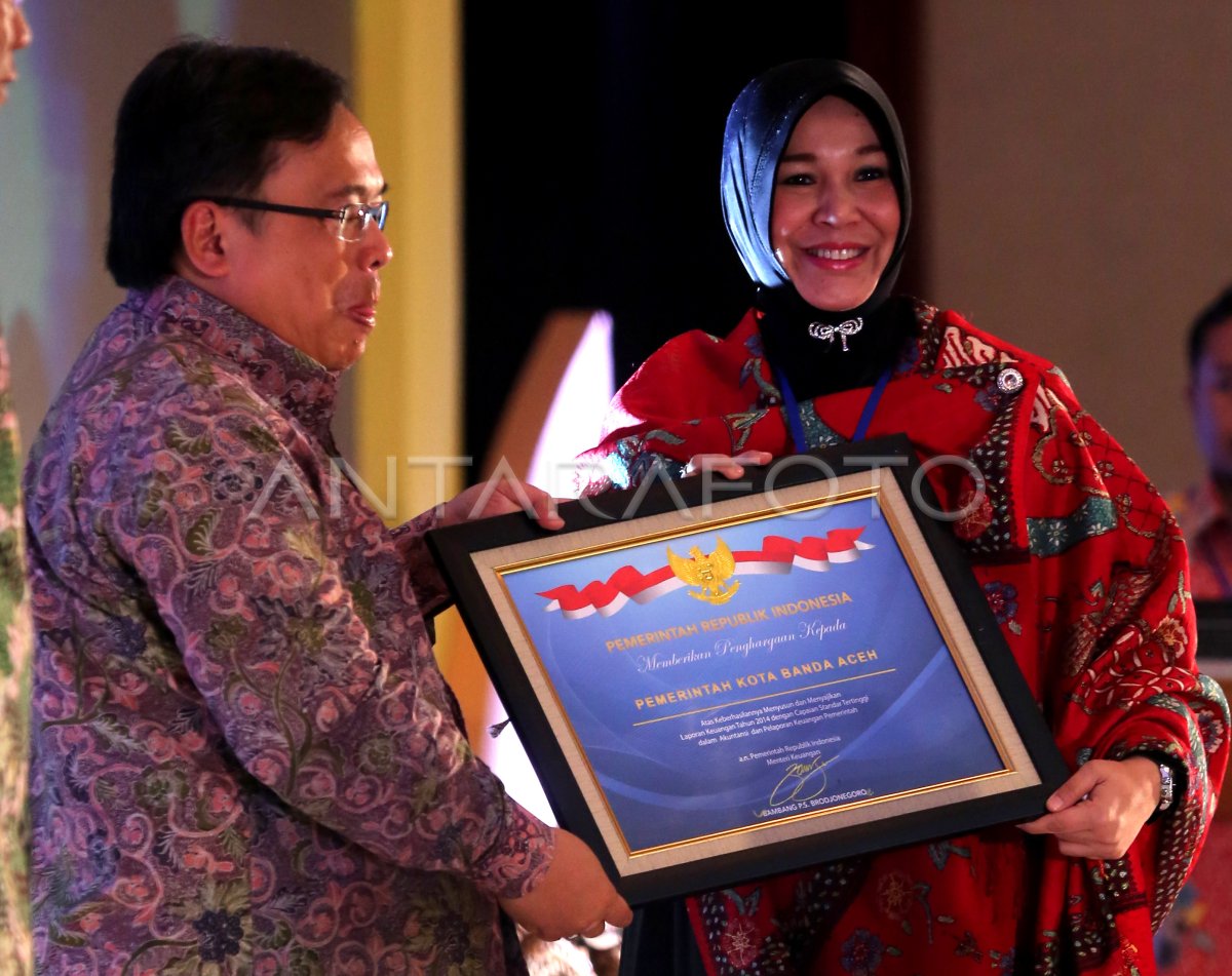 PENGHARGAAN KEUANGAN WTP | ANTARA Foto