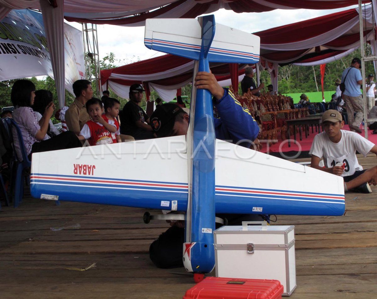 KEJURNAS AEROMODELLING | ANTARA Foto