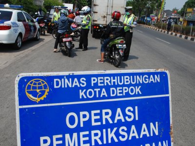 RAZIA KELENGKAPAN SURAT KENDARAAN | ANTARA Foto