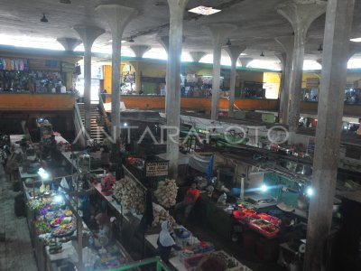 REVITALISASI PASAR CINDE PALEMBANG | ANTARA Foto
