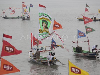LOMBA PERAHU HIAS NELAYAN | ANTARA Foto