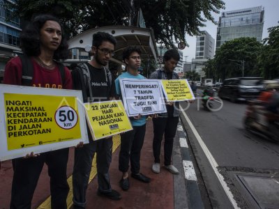 PERINGATAN HARI PEJALAN KAKI NASIONAL | ANTARA Foto