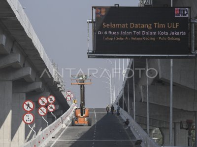 PROGRES PEMBANGUNAN JALAN TOL LAYANG KELAPA GADING-PULOGEBANG | ANTARA Foto