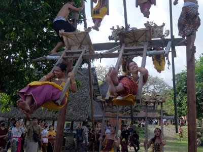 TRADISI AYUNAN JANTRA DESA TENGANAN BALI | ANTARA Foto