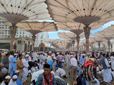 Shalat Jumat di Masjid Nabawi | ANTARA Foto
