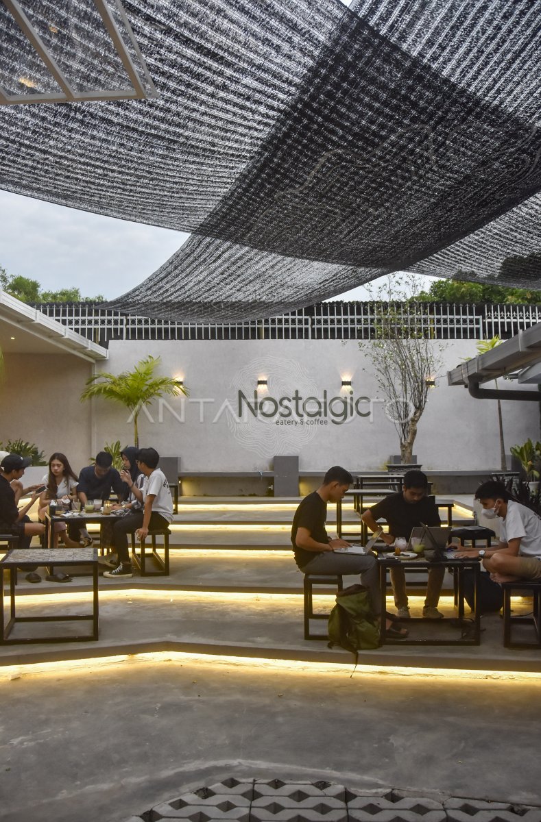 JAM OPERASIONAL PELAKU USAHA KULINER DI MATARAM | ANTARA Foto JAM OPERASIONAL PELAKU USAHA KULINER DI MATARAM | ANTARA Foto