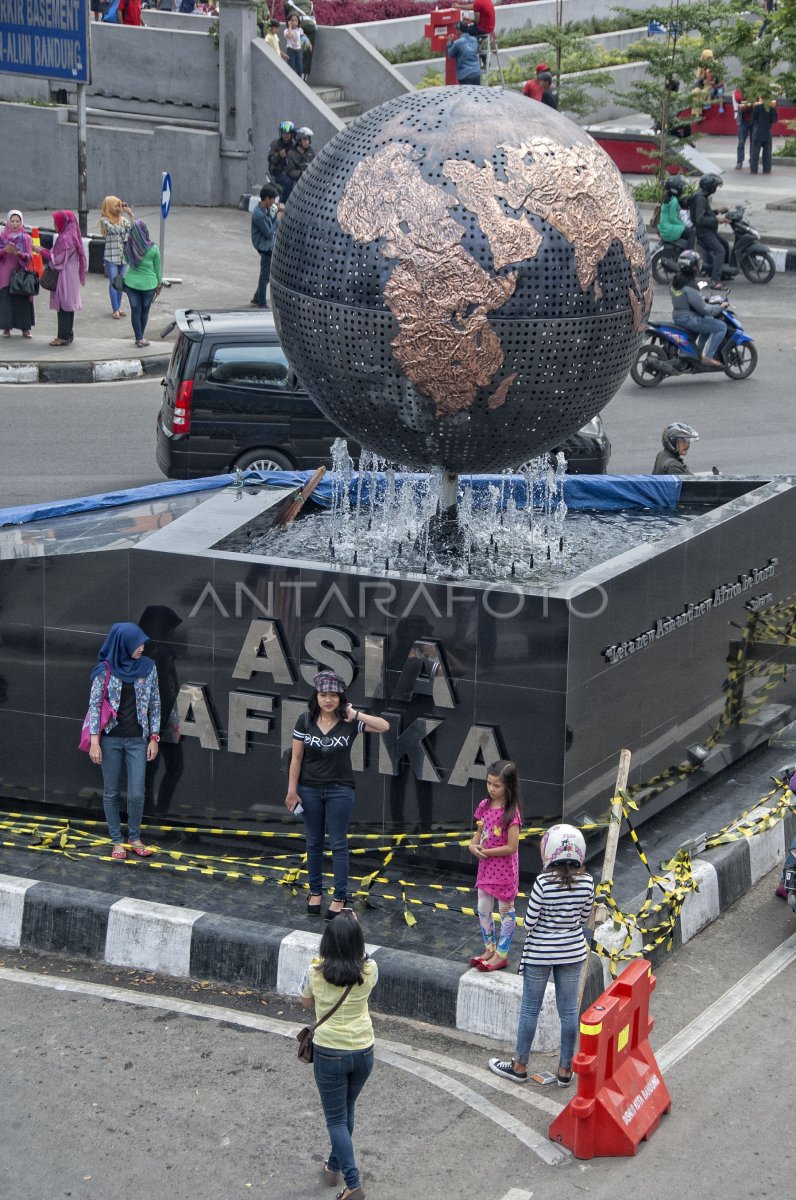 TUGU KAA BANDUNG | ANTARA Foto