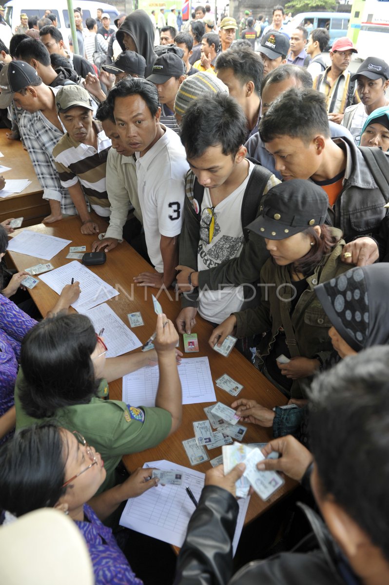 RAZIA PENDATANG | ANTARA Foto