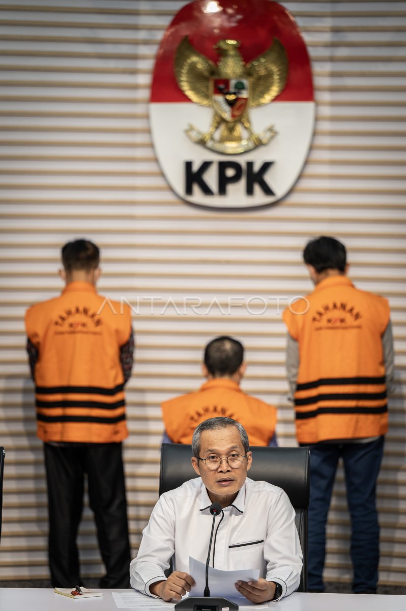 KPK tahan tersangka korupsi pengadaan lahan PTPN | ANTARA Foto KPK tahan tersangka korupsi pengadaan lahan PTPN | ANTARA Foto