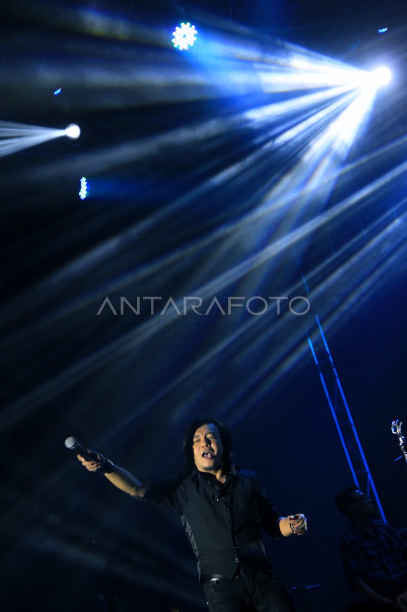 Penampilan Ari Lasso Antara Foto