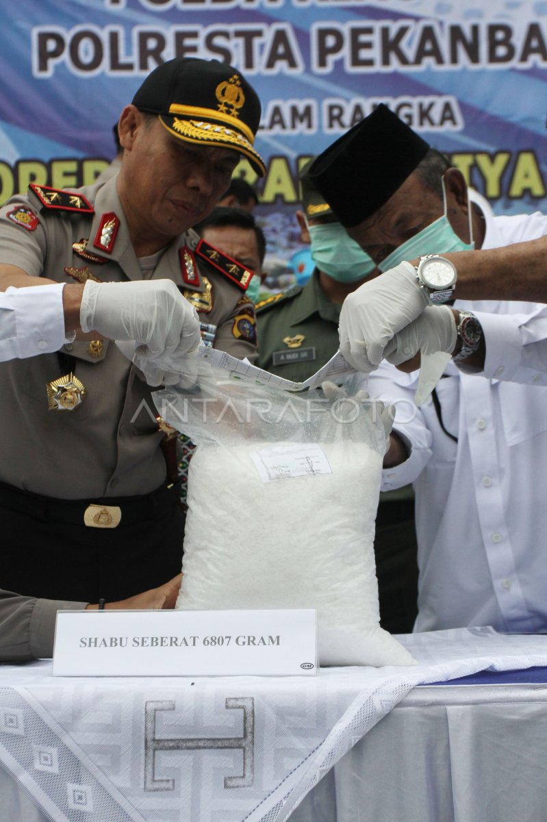 PEMUSNAHAN BARANG BUKTI NARKOBA | ANTARA Foto