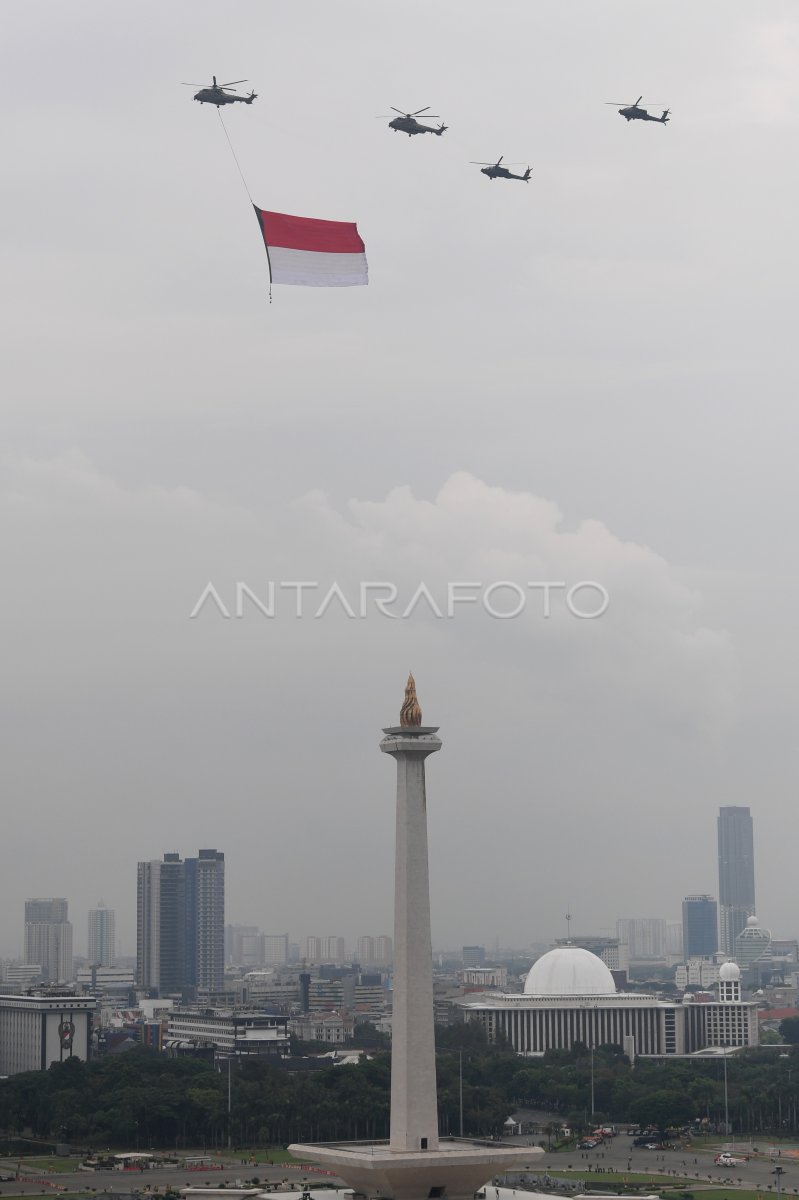 ATRAKSI RANGKAIAN HUT KE-77 TNI | ANTARA Foto ATRAKSI RANGKAIAN HUT KE-77 TNI | ANTARA Foto