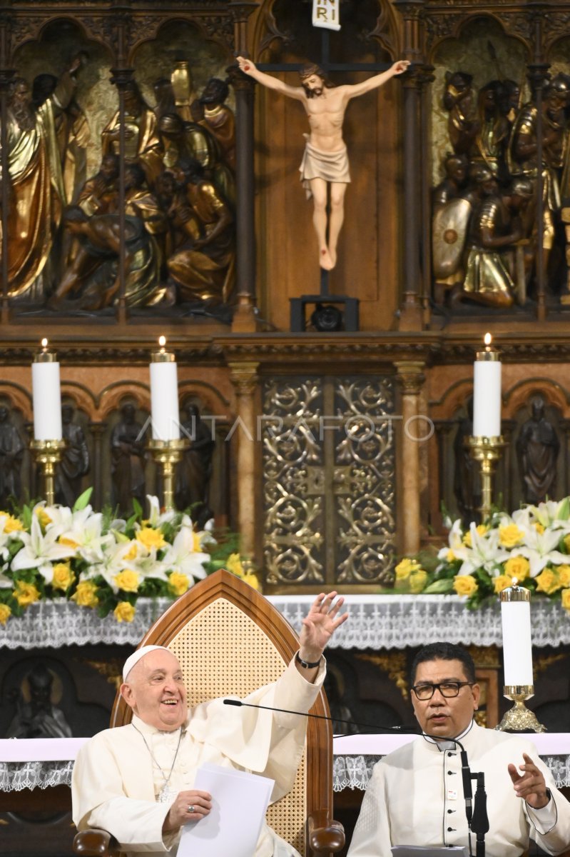 Paus Fransiskus kunjungi Gereja Katedral Jakarta | ANTARA Foto