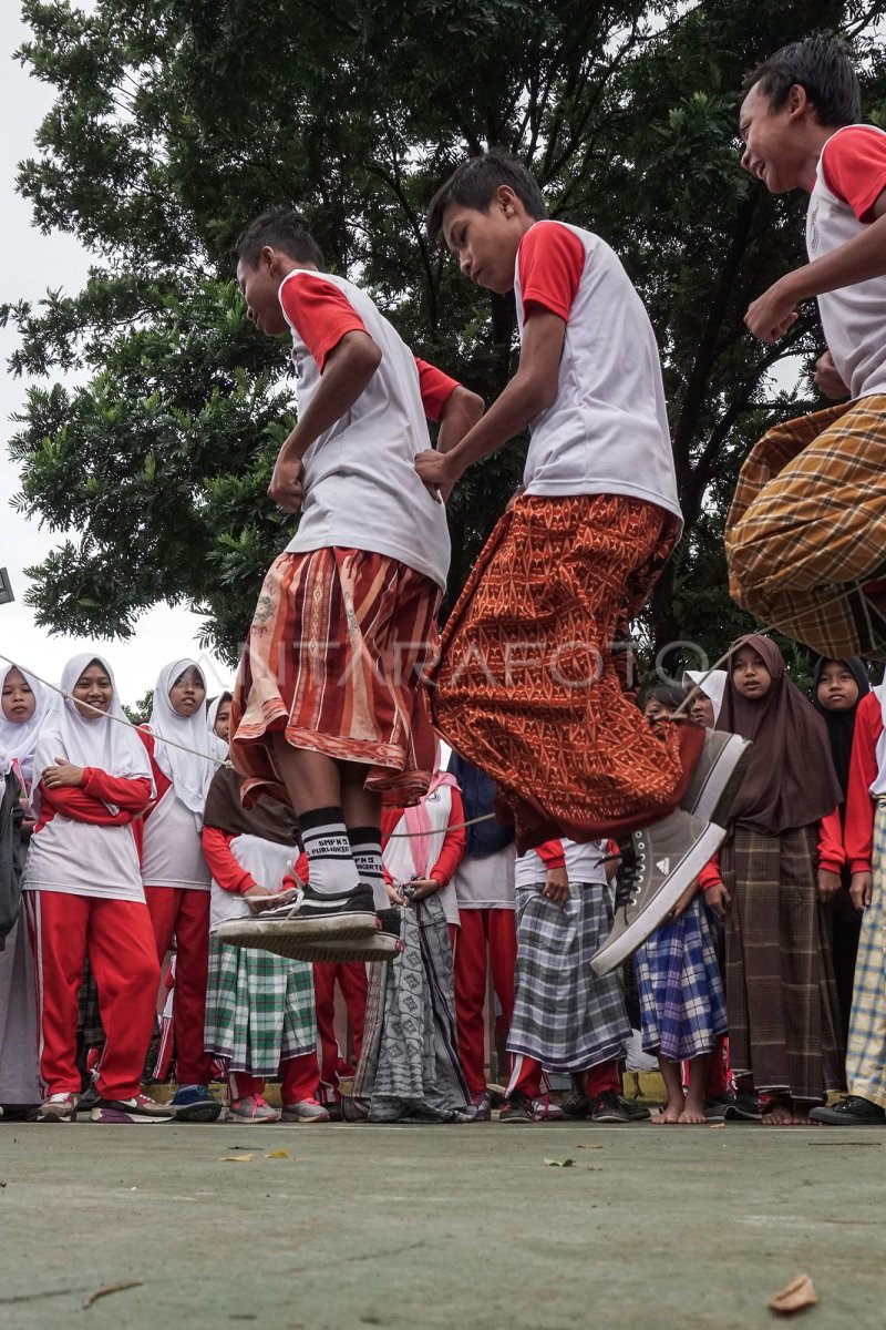 LOMBA PERMAINAN TRADISIONAL | ANTARA Foto